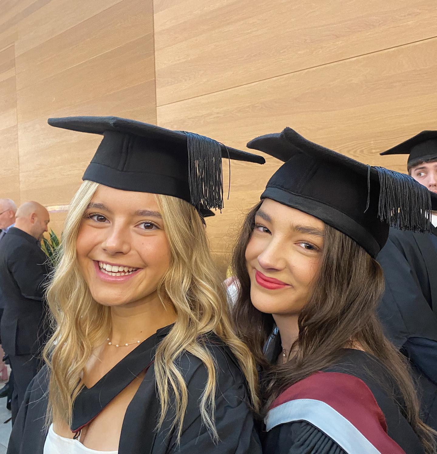 HOT: Hollyoaks’ Isabelle Smith reveals close bond with Corrie star ...