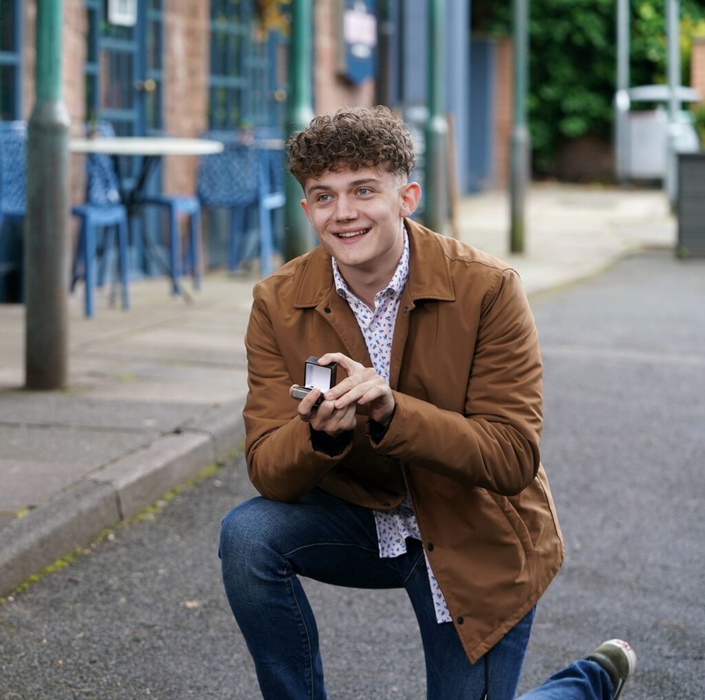 Hollyoaks star Ellis Hollins confirms new relationship – She’s a well ...