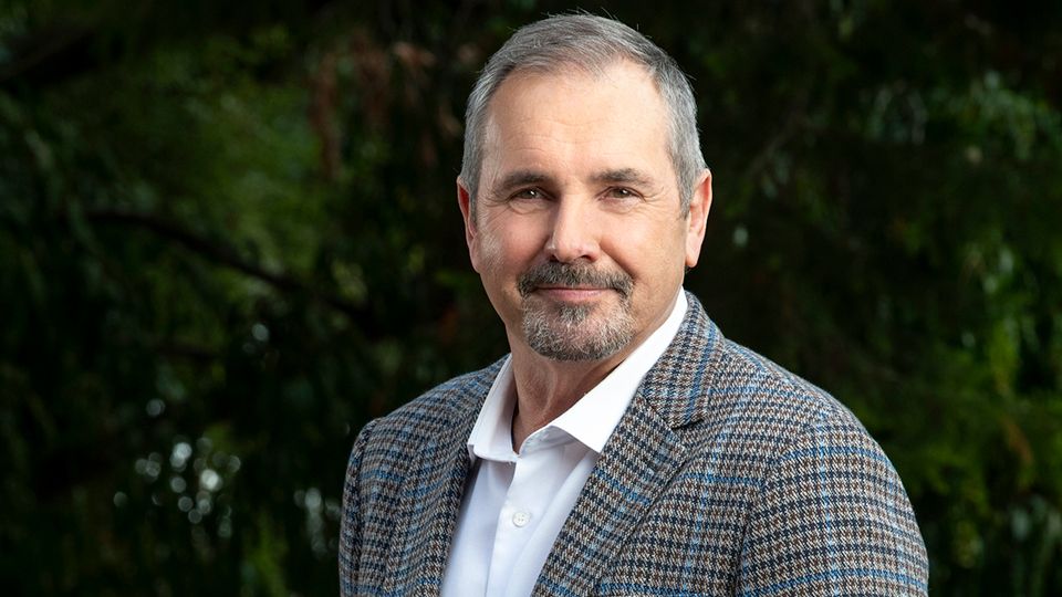 Breaking news: The star of the TV show Neighbours, Alan Fletcher ...