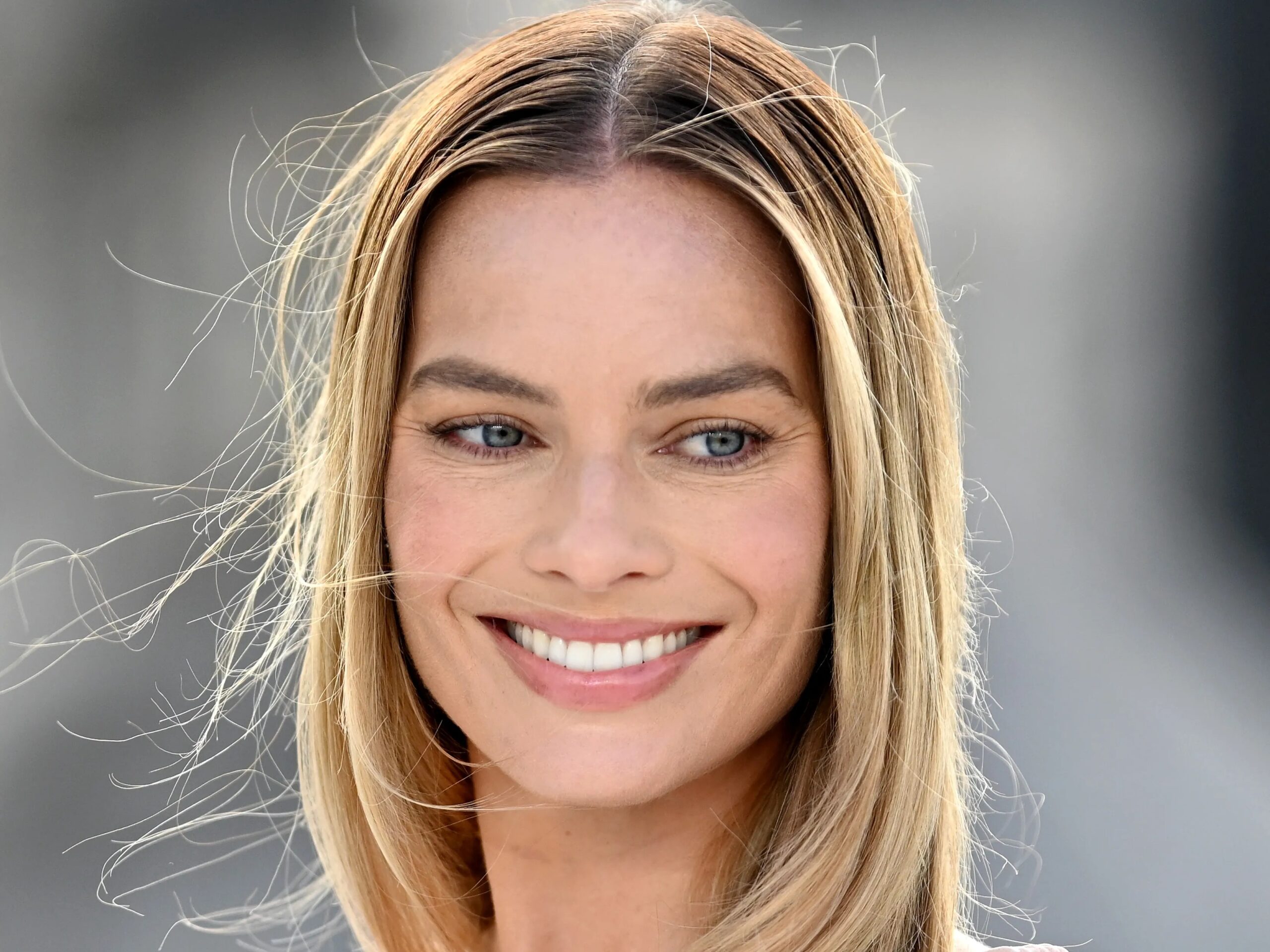 “Neighbours” star Margot Robbie confirms new relationship – he’s a ...